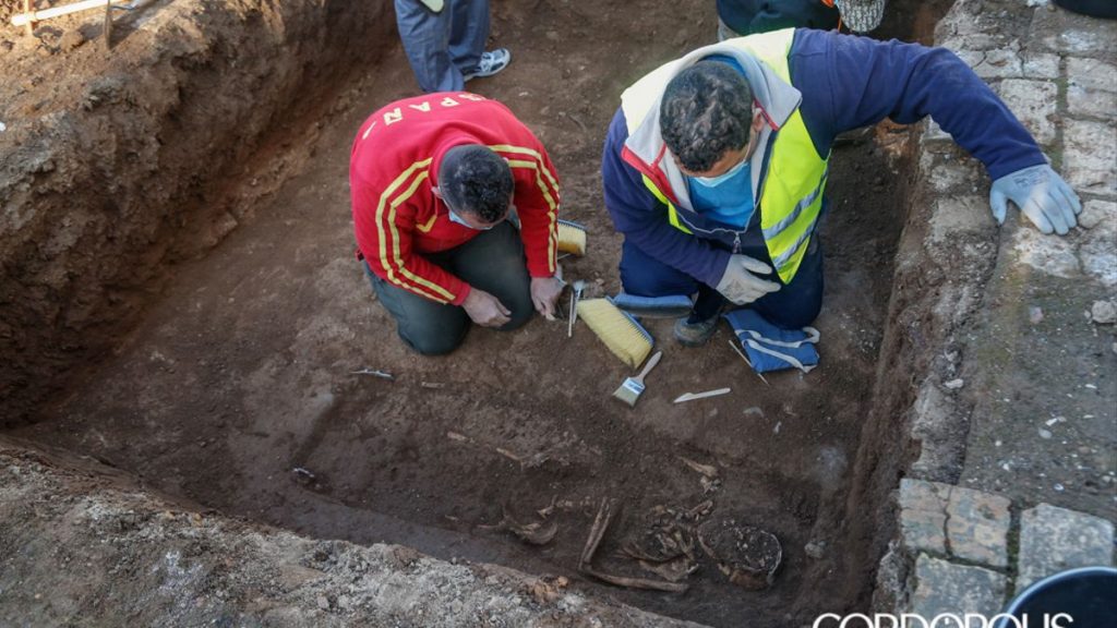 El tercer sondeo confirma el hallazgo de una fosa común en San Rafael ...
